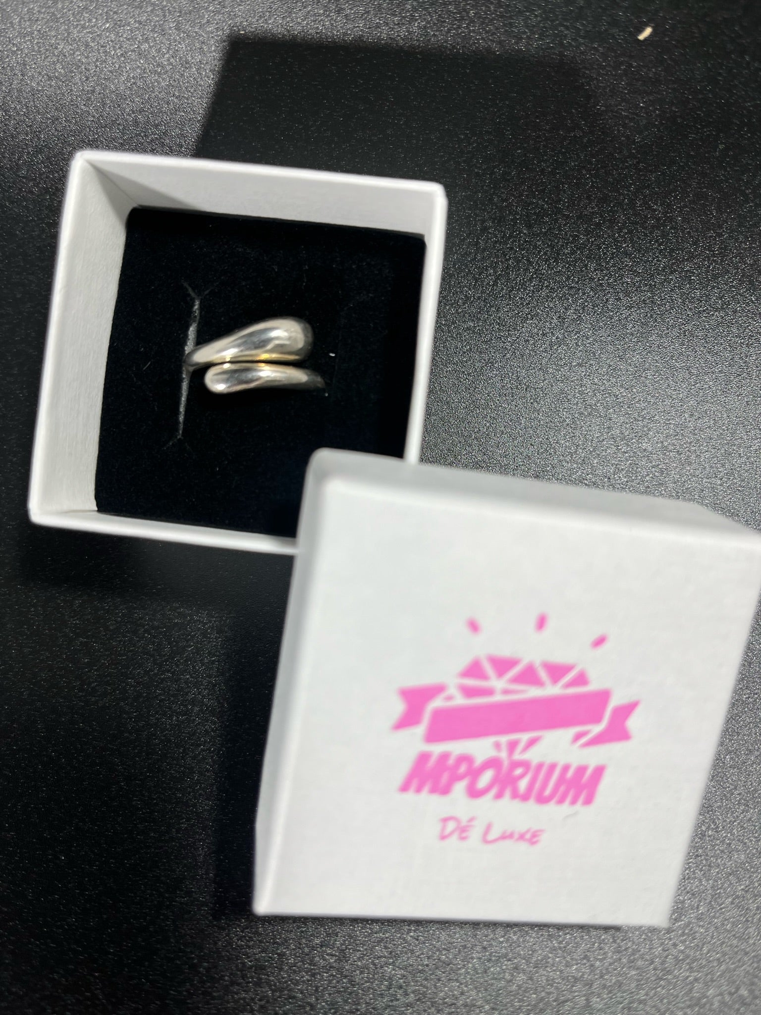 Mercury Ring – Mporium De Luxe